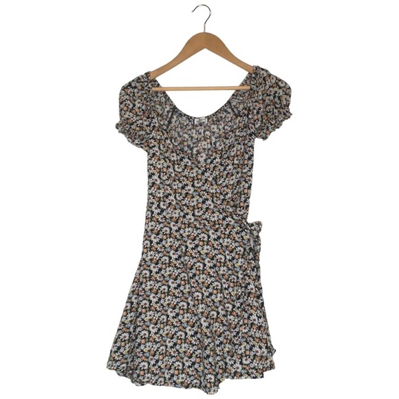 Hollister | Dresses | Hollister Ditsy Floral Wrap Dress Mini Puff ...